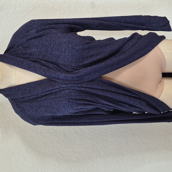 Athleta | Sweaters | Athleta Womens Luxe Pose Wrap With Thumb Holes ...